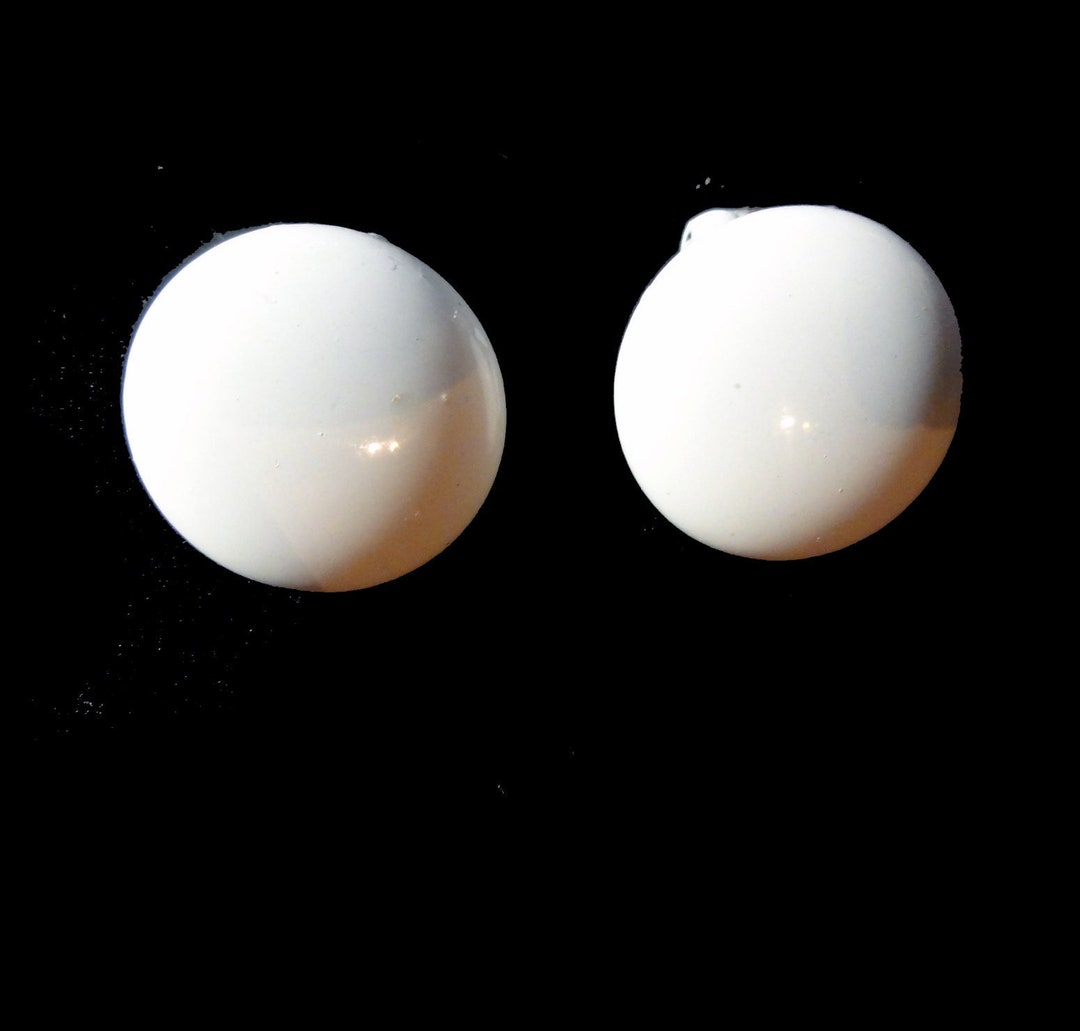 Vintage 1960s White Button Earrings Metal Enamel Clip on Medium Size - Etsy