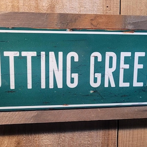 Putting Green Sign: Reclaimed Wood Frame, Handmade Golf Decor - Etsy
