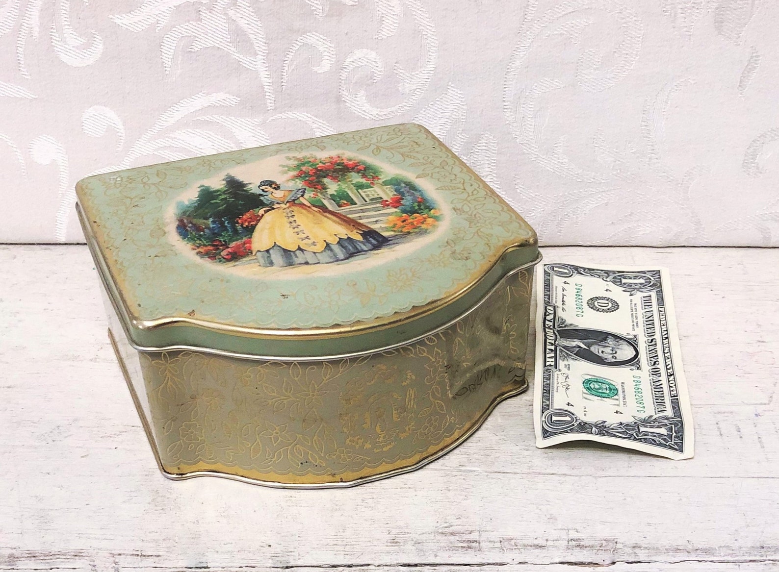 Pretty Vintage Tin Box Pale Green & Gold W 1800s Lady in Hoop - Etsy