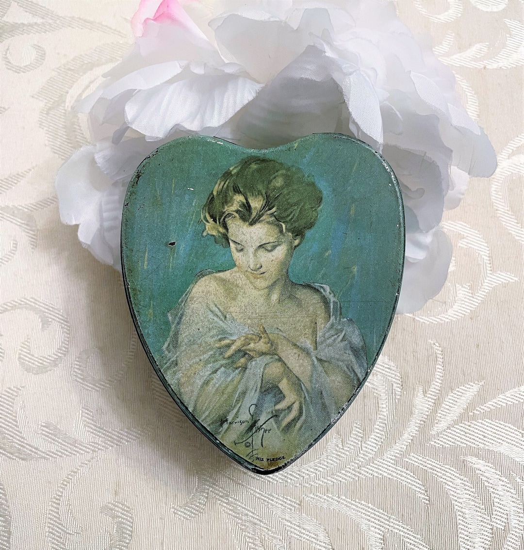 Beautiful Small Heart Shaped Valentine’s Day Tin Tindeco Harrison ...