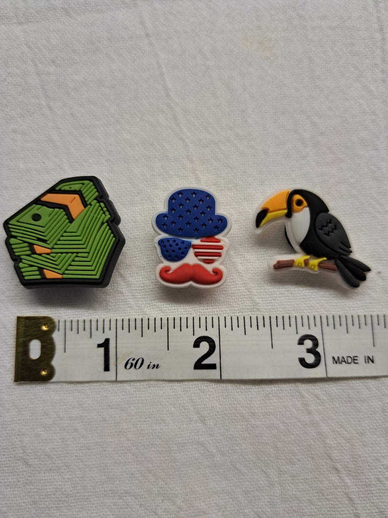 MISCELLANEOUS THEMED SHOE Charms Croc Pegs Clips Decorating Jewelry ...