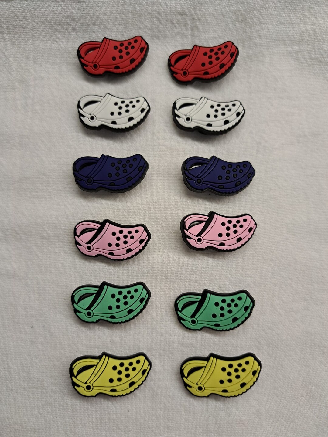 CROC SHOES SHOE Charms Kids Boys Girls Parents Friends Family Red White ...