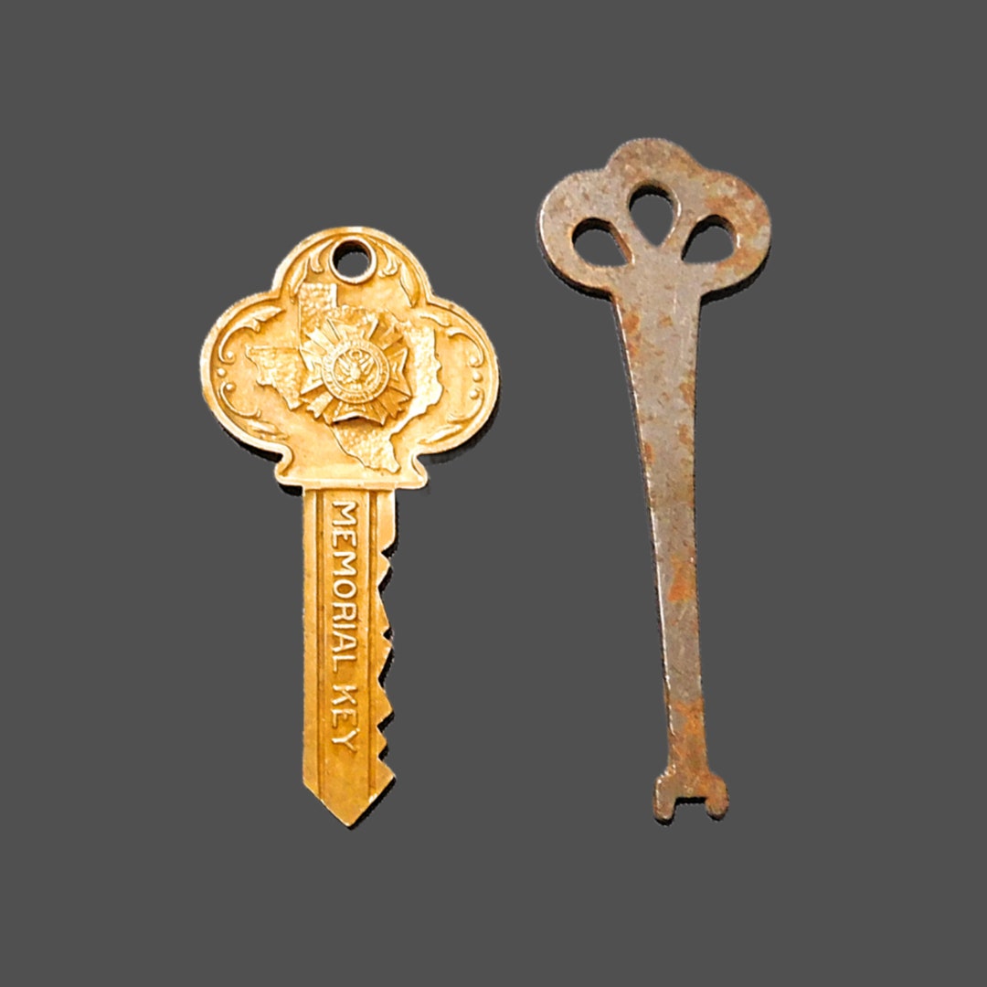 Two Vintage Keys - A Gold Toned VFW Memorial Department Headquarters ...