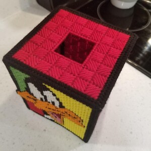 Daffy Duck Tissue Box Cover - Etsy