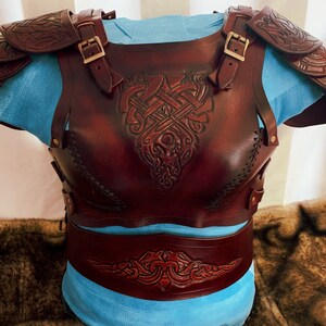 Women’s Shield Maiden Leather Armor, Belt, and Shoulders - Etsy