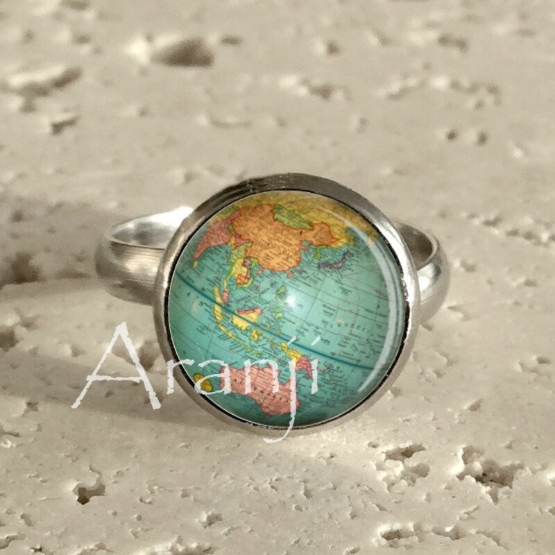 Globe Ring - Etsy