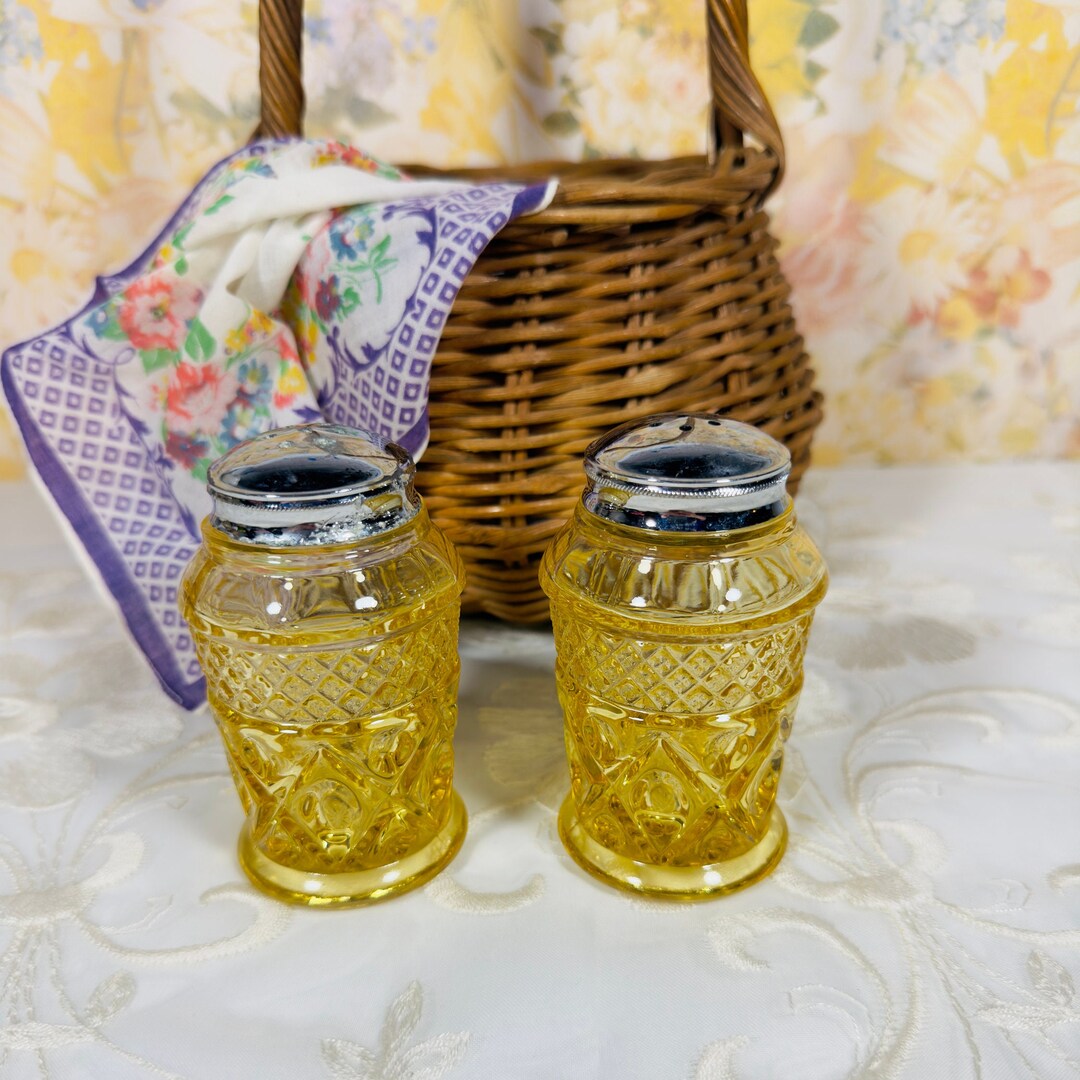 Vintage Imperial Glass Yellow/amber Cape Cod Salt & Pepper Shakers - Etsy