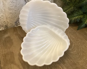 Milk Glass Shell Dish - Etsy