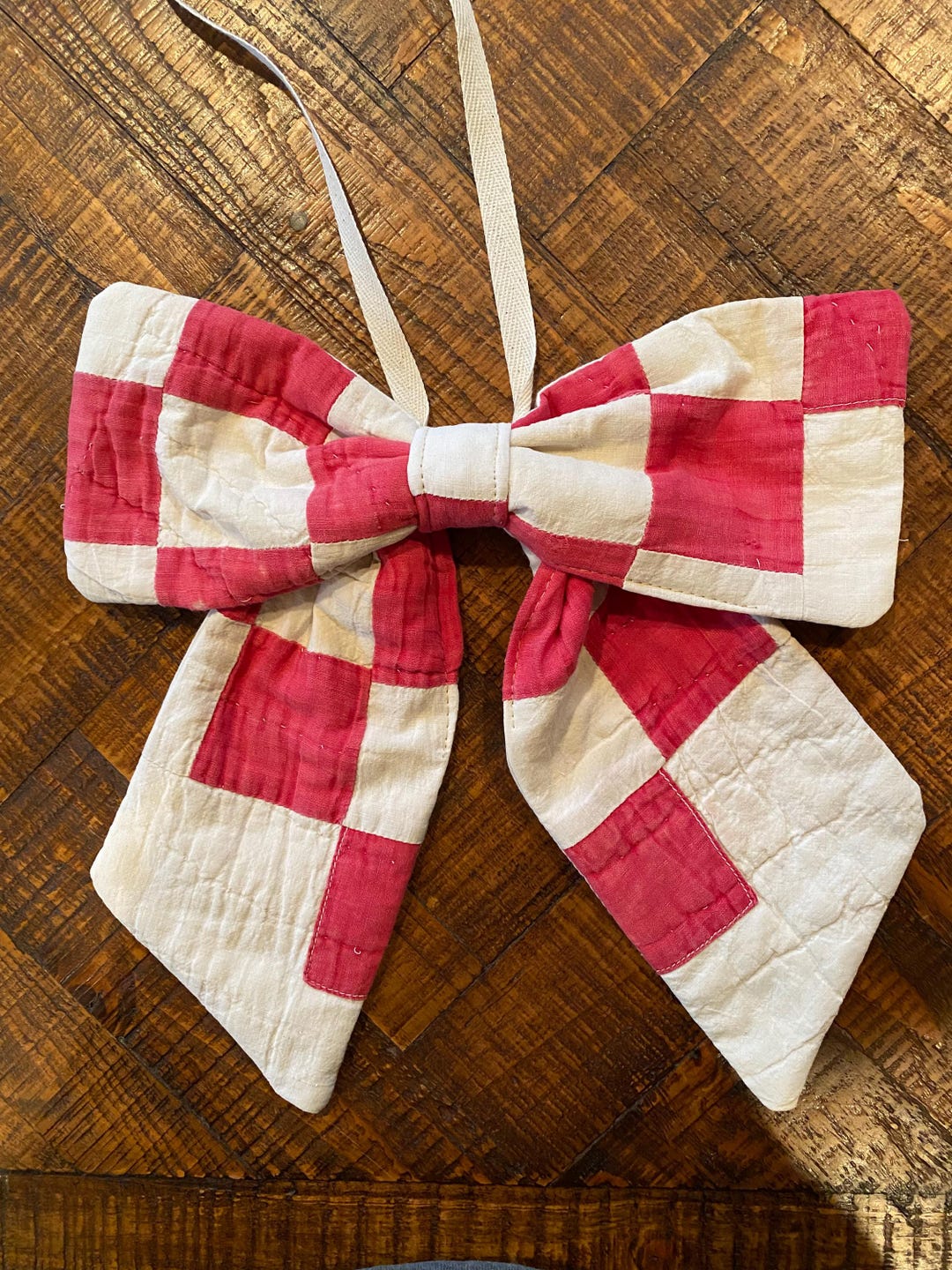 ANTIQUE FADED RED Quilt Hanging Bow/ Charmingly Tattered/ Cottage ...