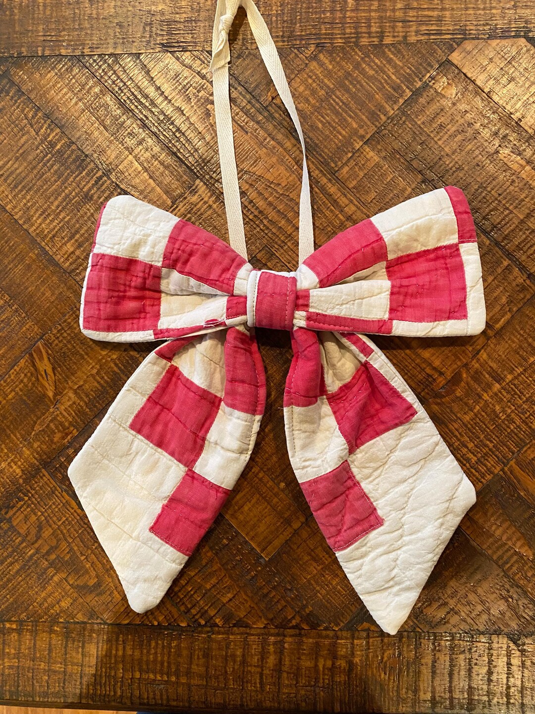 ANTIQUE FADED RED Quilt Hanging Bow/ Charmingly Tattered/ Cottage ...