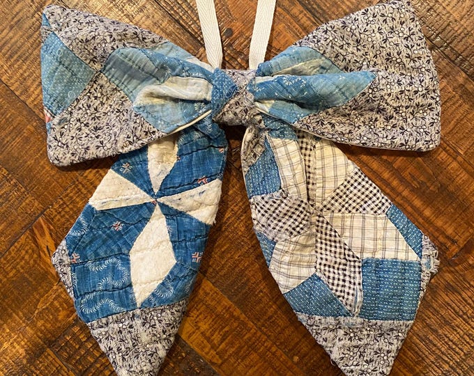 Antique Quilt Hanging Bow/ Stunning Indigo Quilt - Etsy