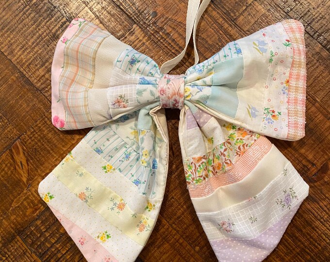 VINTAGE QUILT Hanging Bow/ Charmingly Tattered/ Super Cute/ Baby Decor ...