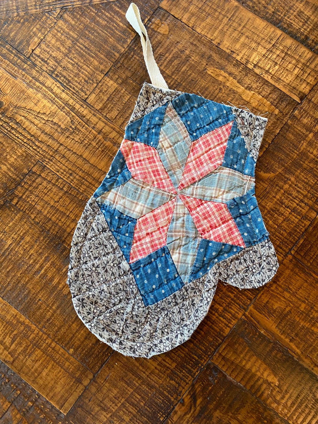 ANTIQUE QUILT Hanging Mitten/ Stunning Faded Blue and Red Star Quilt - Etsy