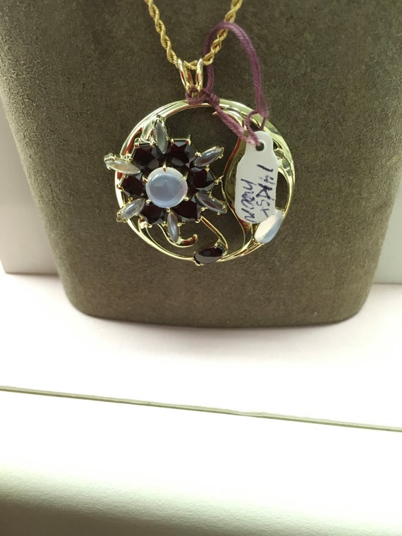 Antique Garnet and Moon Stone Pendant and Chain in 14… - Gem