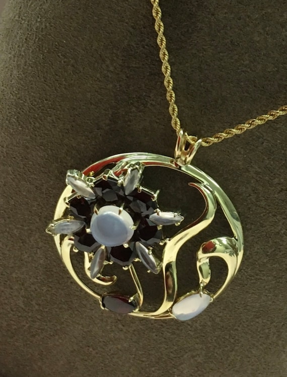 Antique Garnet and Moon Stone Pendant and Chain in 14… - Gem