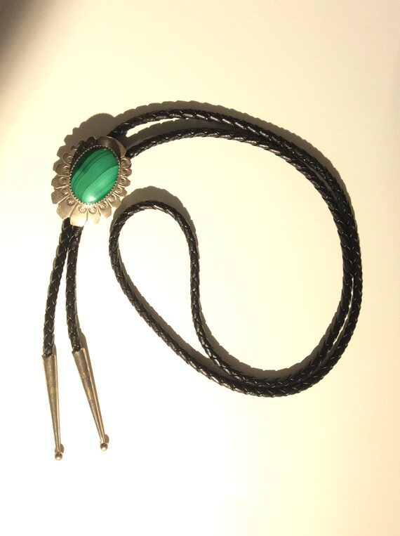 Navajo Sterling Silver Bolo with Large Malachite Cent… - Gem
