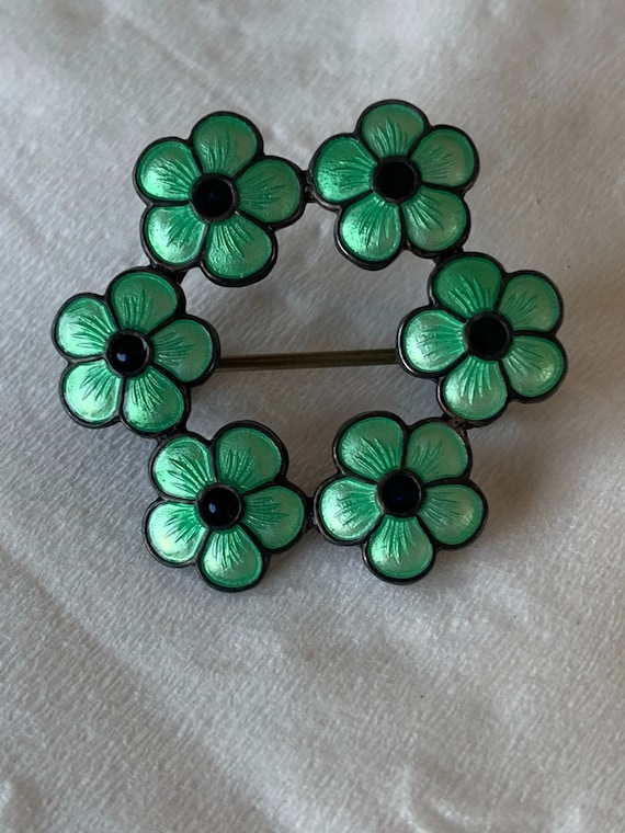 Enameled Flower Pin on Gorgeous Green Sterling silver - Gem