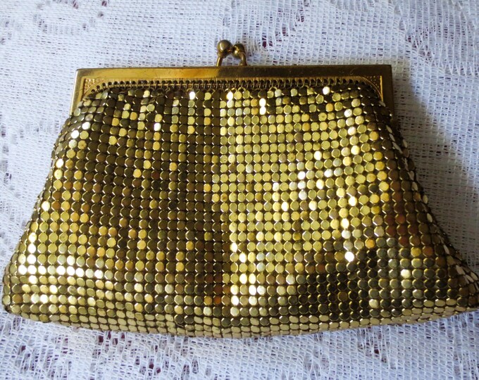 Gold MESH COIN PURSE Metal 1920-40's Made in U.S.A. Kiss Lock Clasp ...