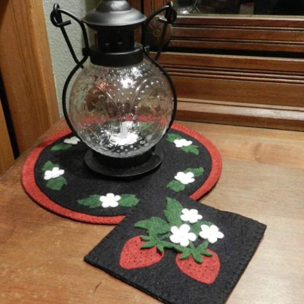 Strawberry Mug Rug - Etsy