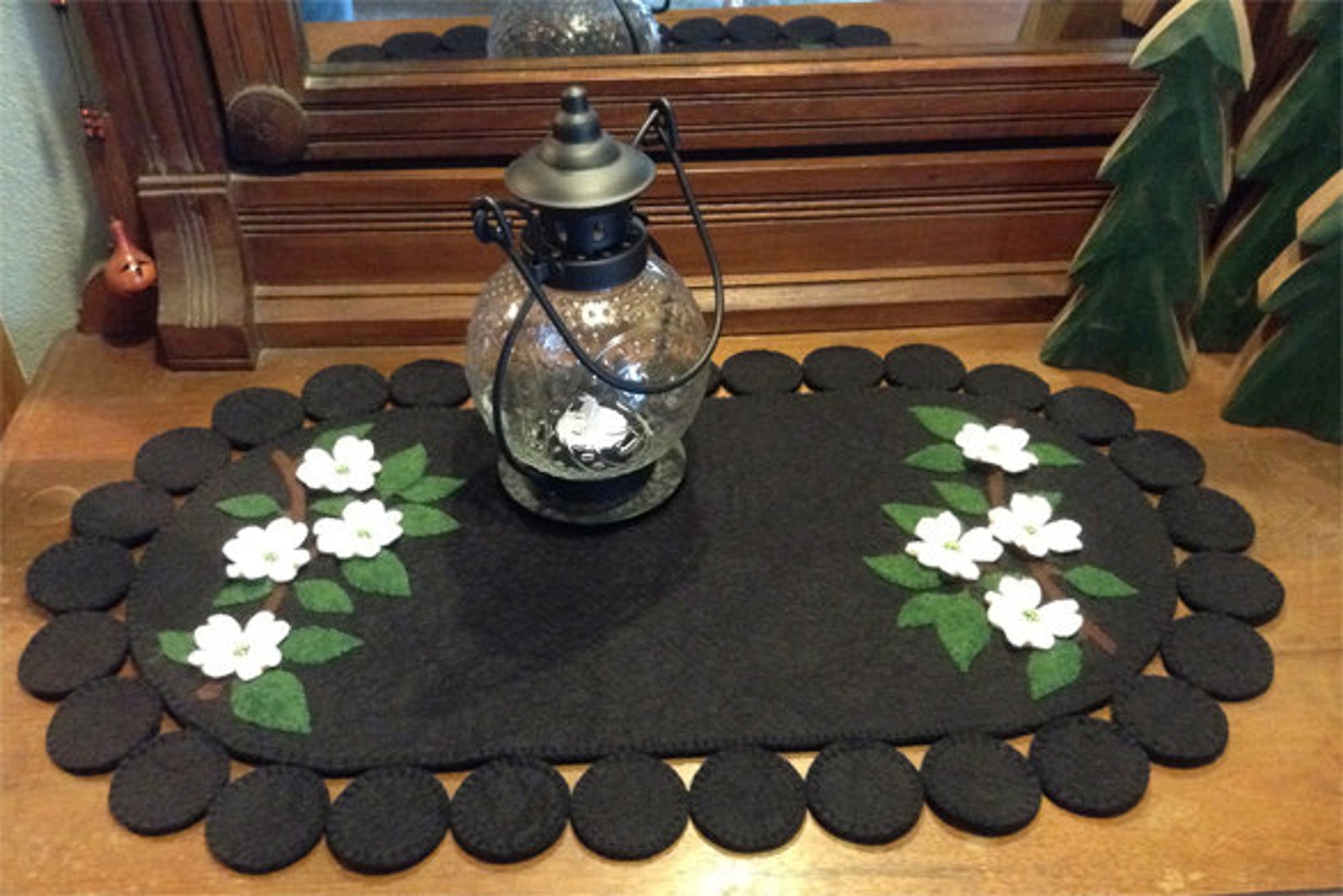 Dogwood Table Runner - Woolfelt Penny Rug - E-pattern - Etsy