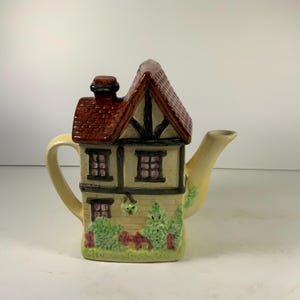 Vintage COTTAGE TEAPOT, CARDINAL, “tea Room” , Kitchen, Serving, Decor ...