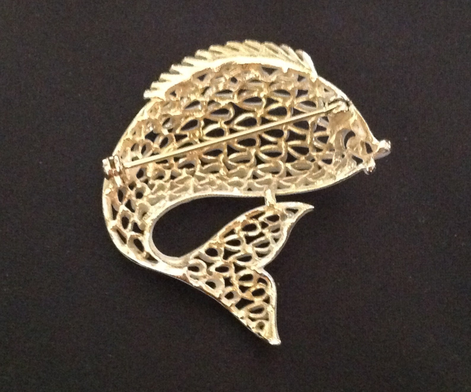 Vintage White & Gold Enamel Filigree Fish Brooch - Etsy