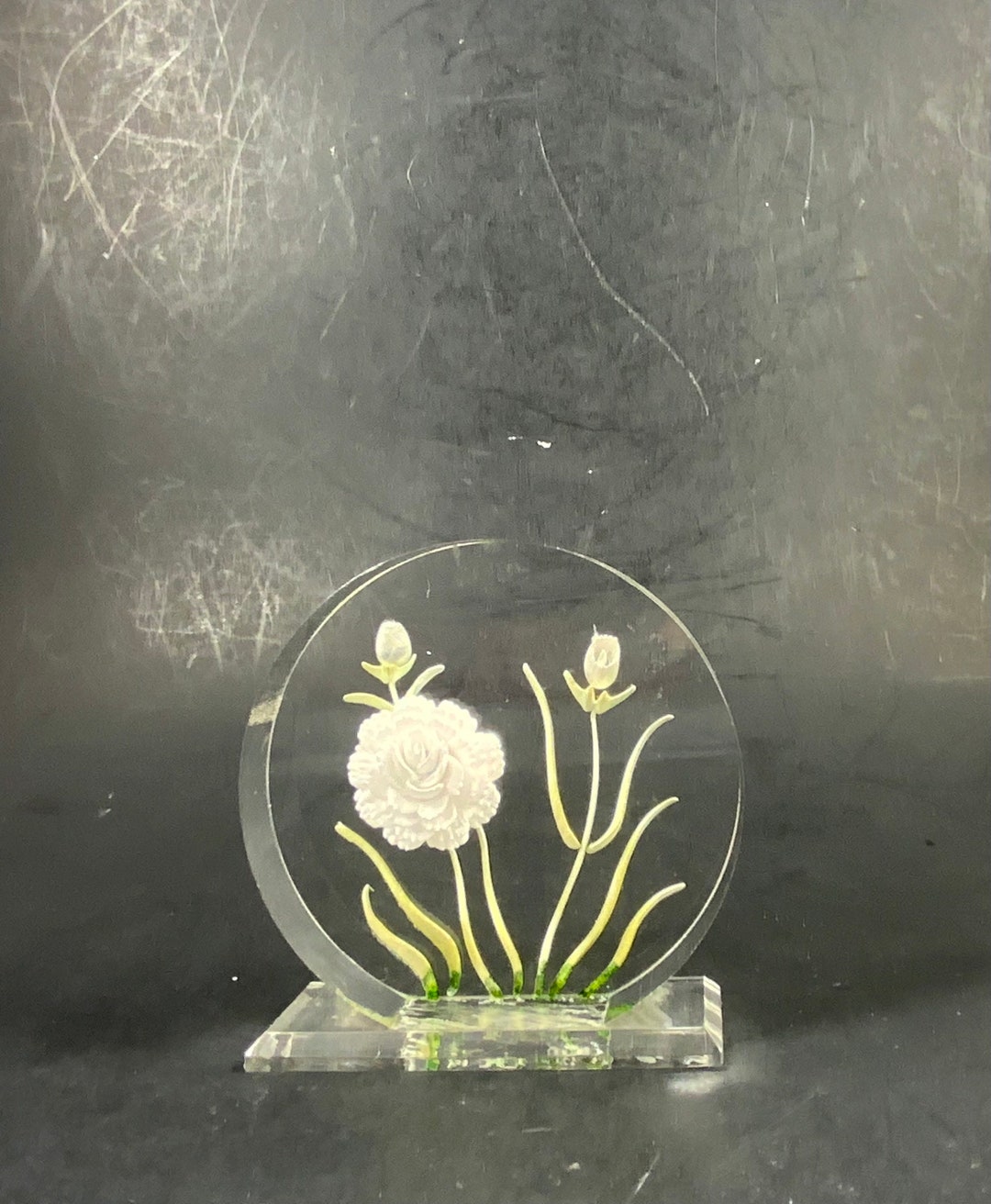 Vintage ROUND LUCITE FLORAL, White Florals W/green Stems and Leaves ...