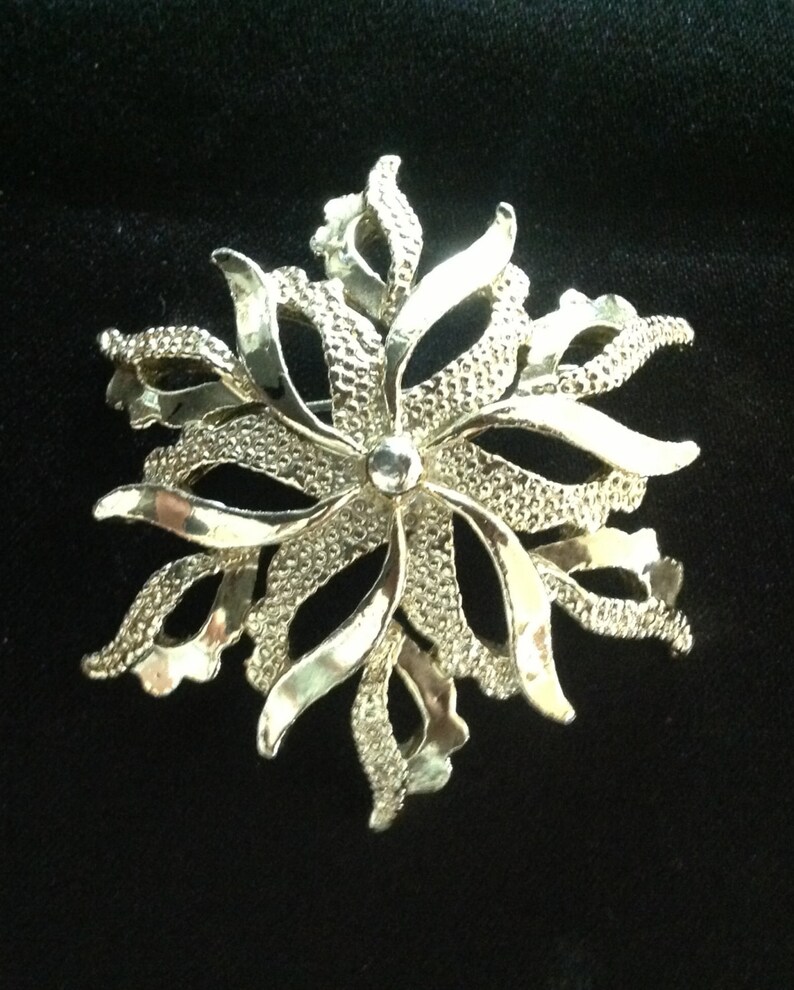 Vintage Flower/star/snowflake Brooch. signed Gerry's - Etsy