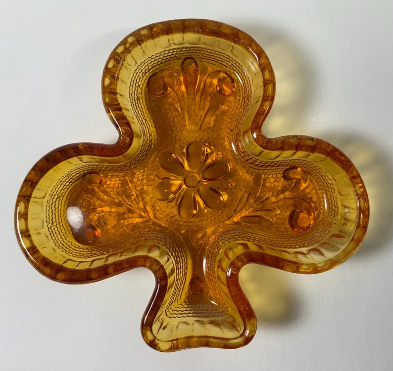 Vintage INDIANA GLASS AMBER Club Clover Shamrock Shaped Dish Nut or ...