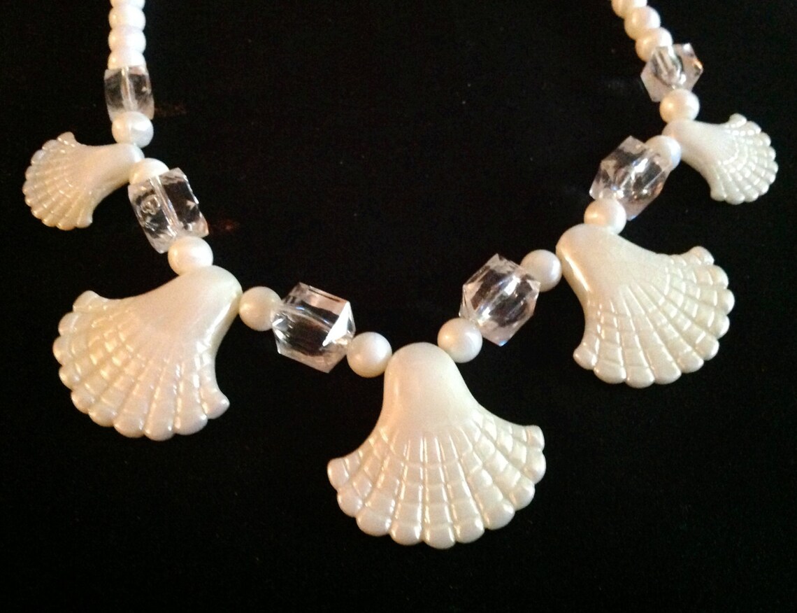 Vintage Mother of Pearl Carved Shell Bead Necklace - Etsy