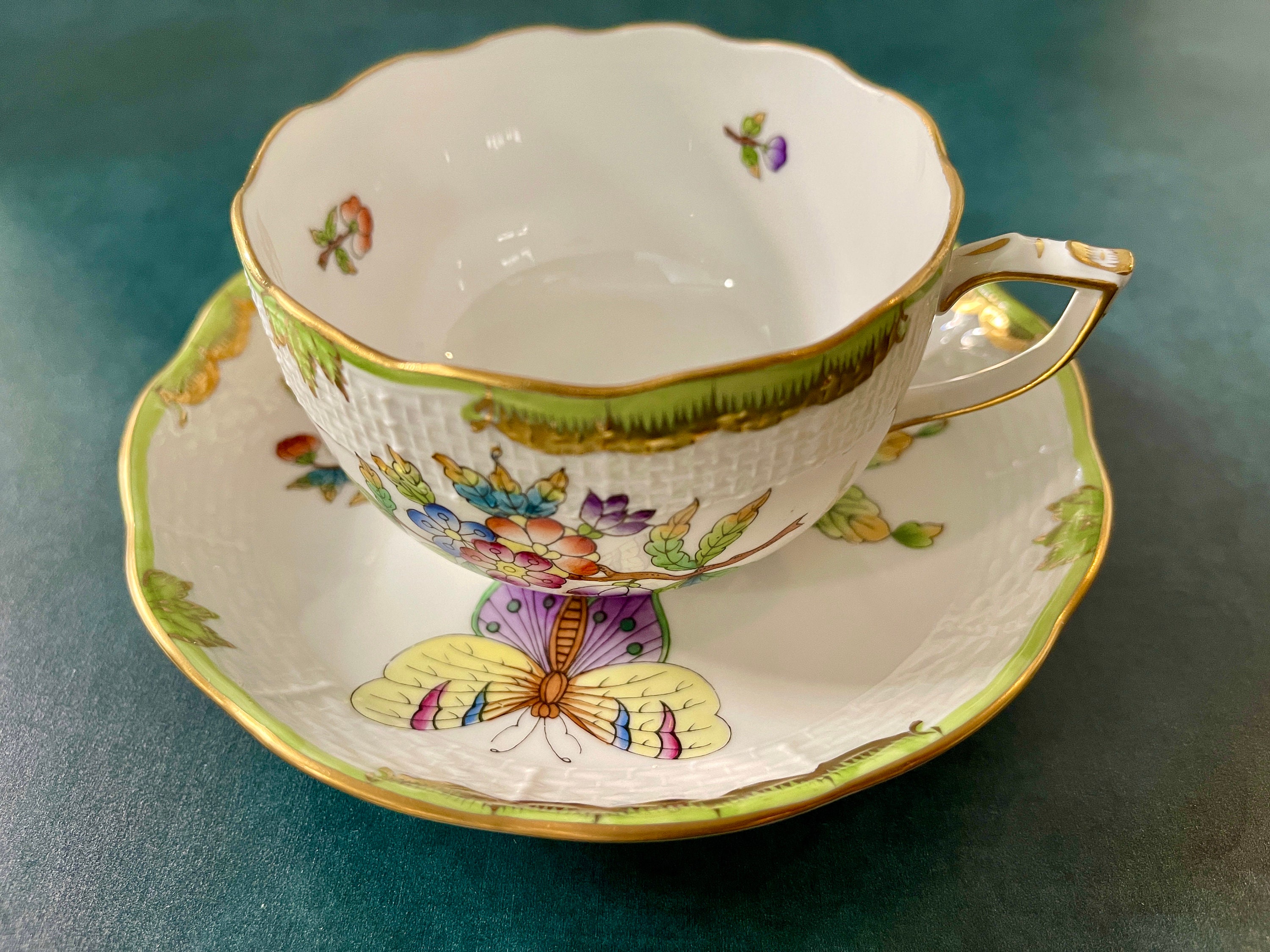 Herend Queen Victoria Tea Cup and Saucer 724 Set of 2, Formal Porcelain ...