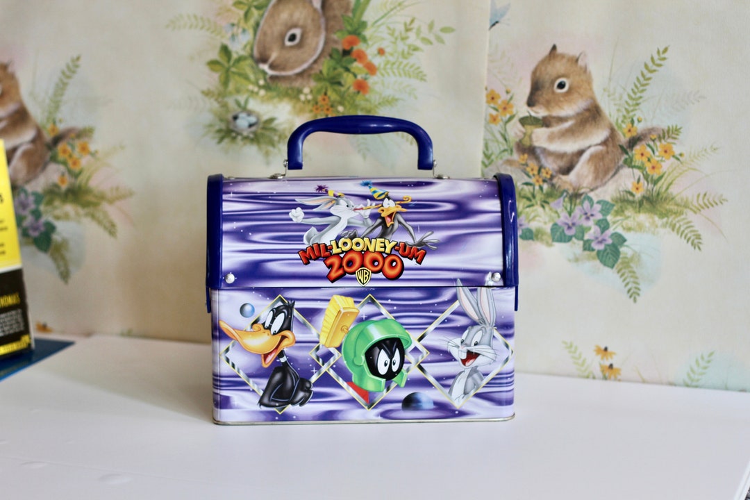 1999 Looney Tunes Lunch Box, Millooneyum, 2000 Y2K Metal Lunch Box ...
