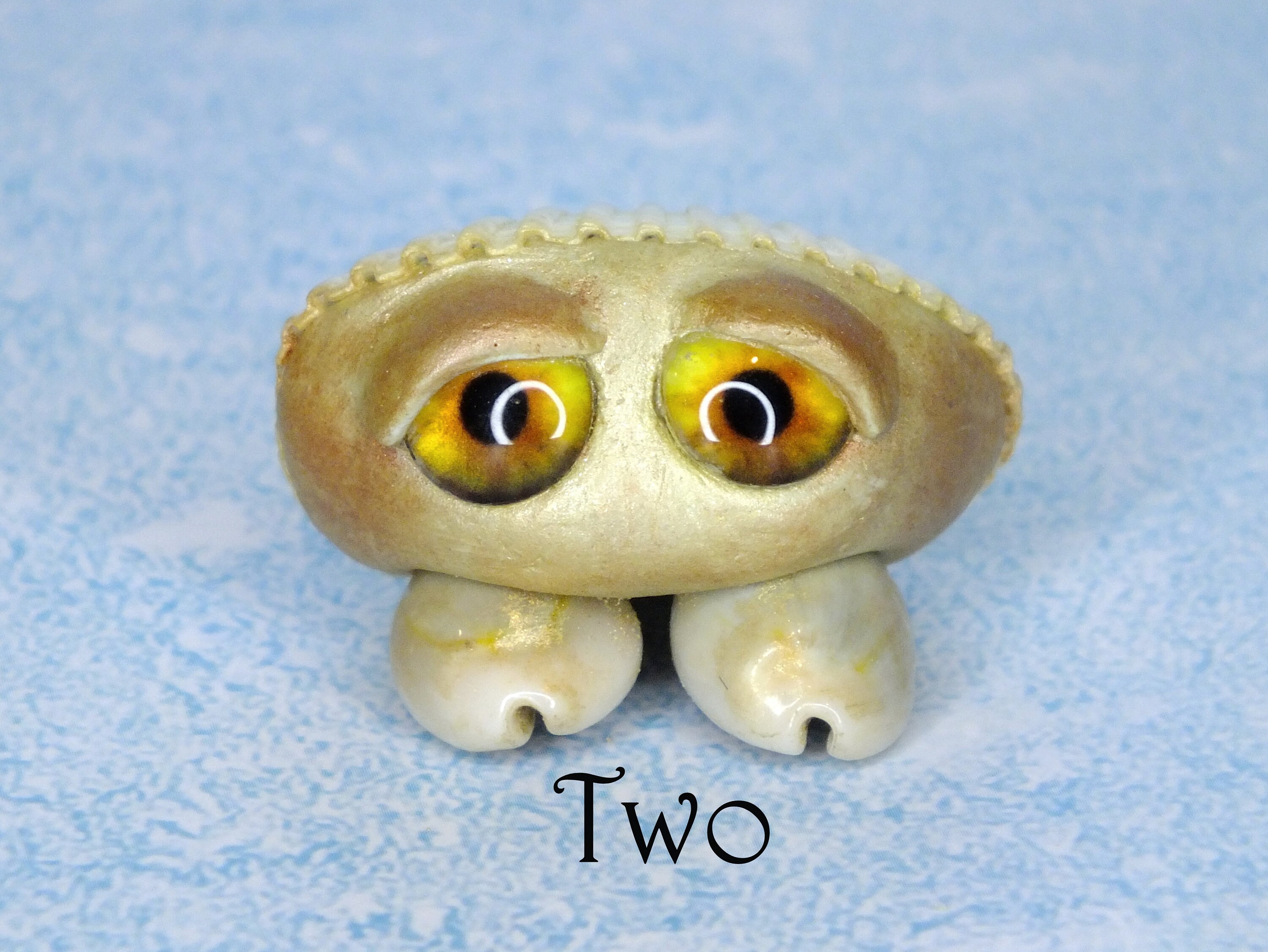 Clamshell Sea Critter Figurine: Whimsical Beach Decor - Etsy