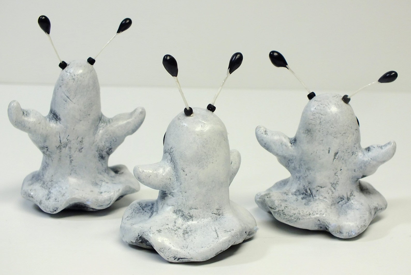 Hand-sculpted Alien Ghost Figurine Desk Buddy for Spooky and Cute ...