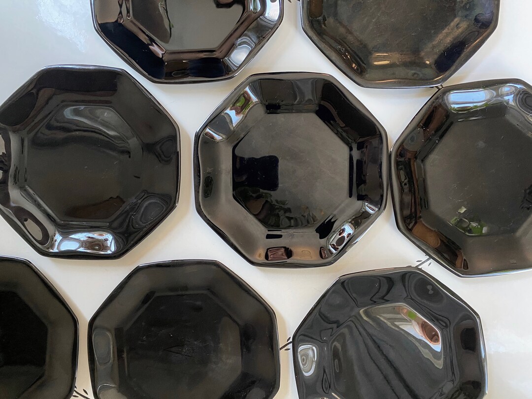 Set of 8 Black Arcoroc Plates in Octime Black Pattern - Etsy