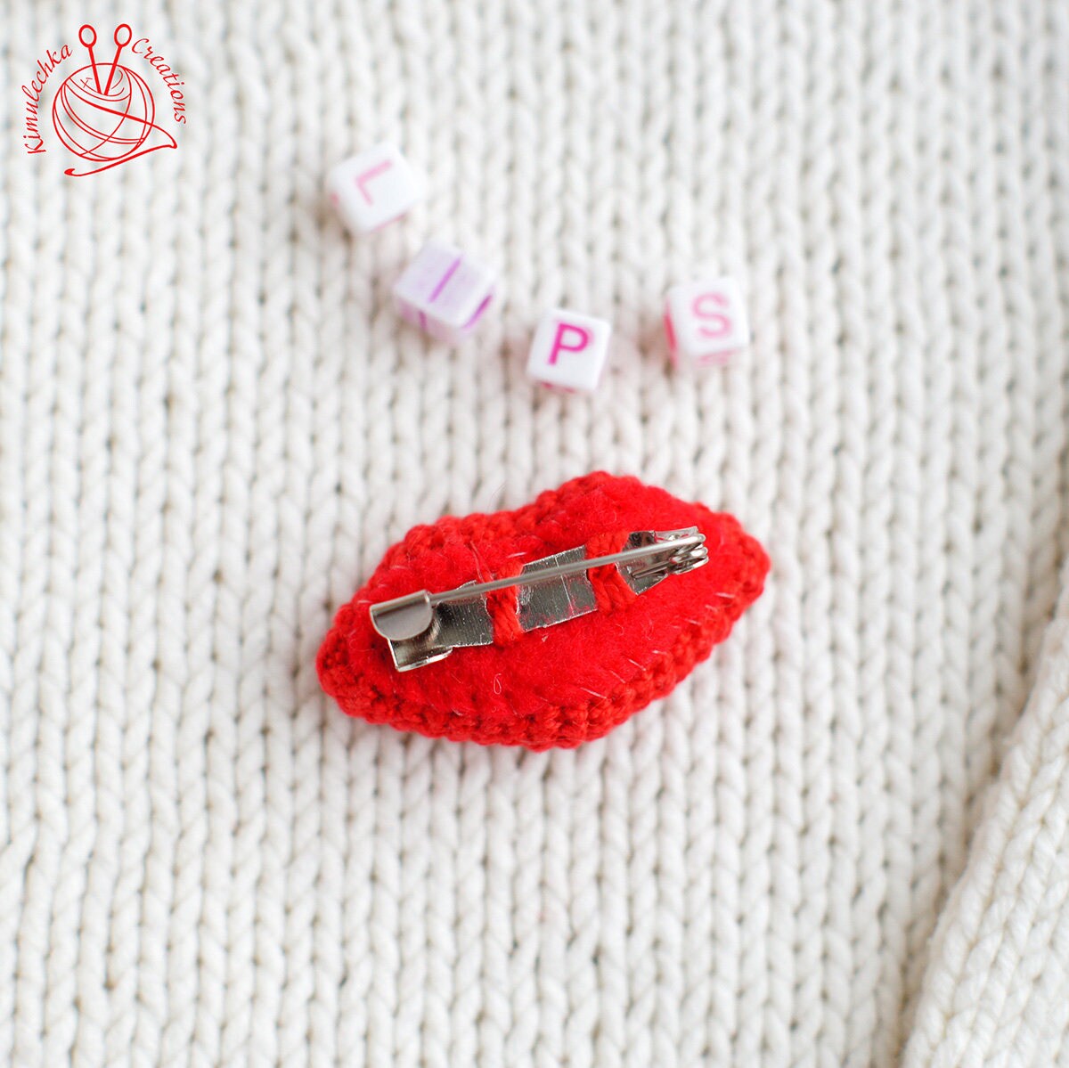 Gehäkelte Brosche Lippen Amigurumi Smile. Handgemachte rote Brosche ...