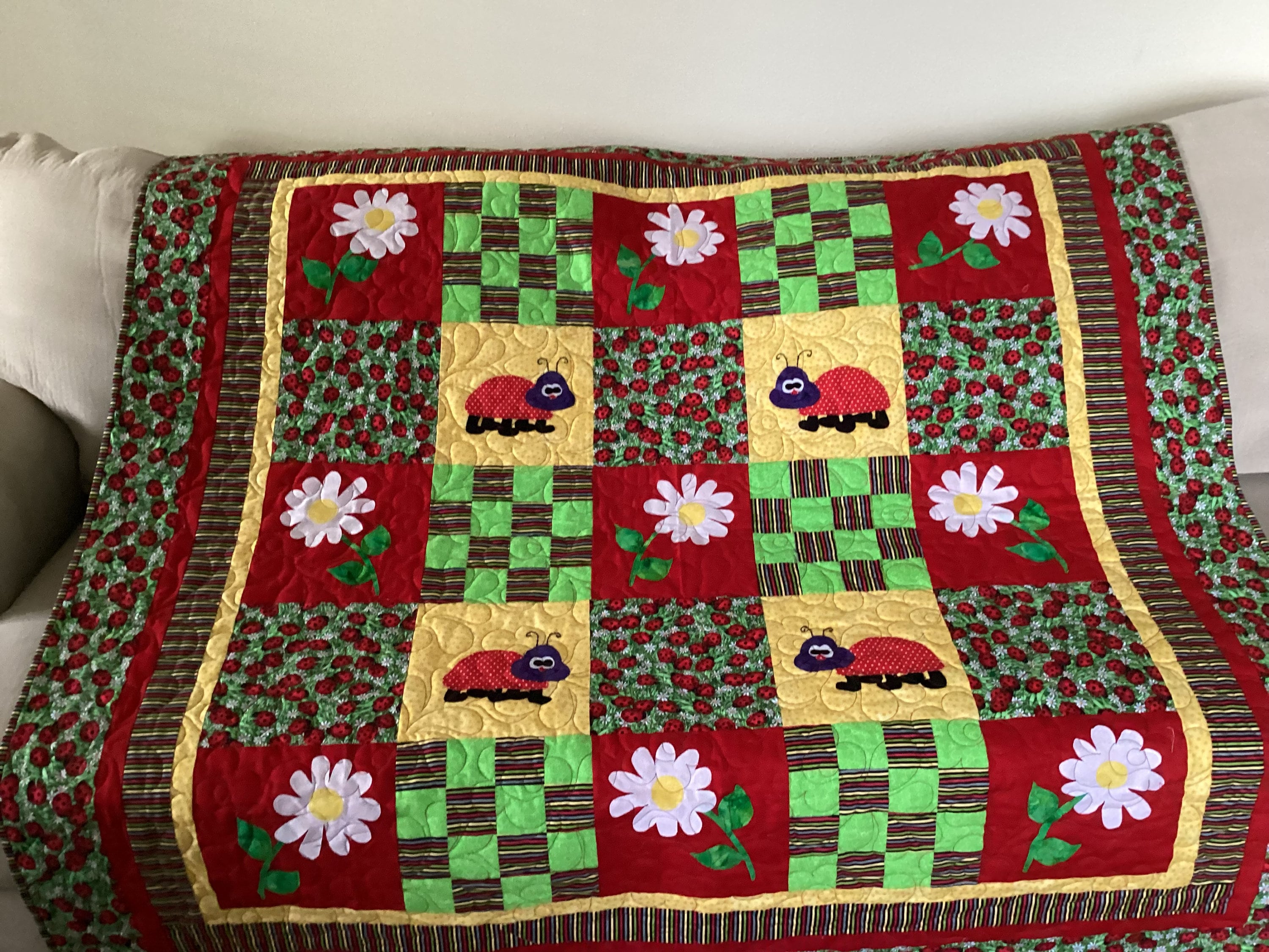 Ladybugs and Daisies Quilt - Etsy