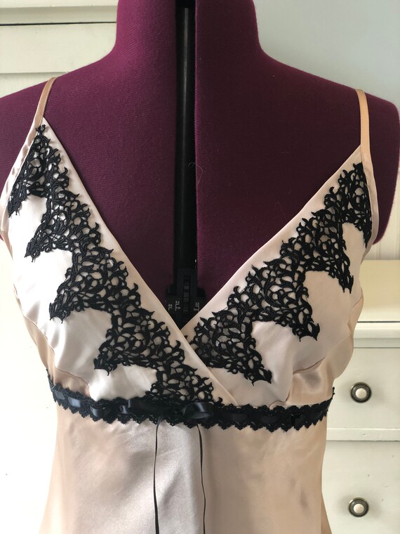 Sexy, Slinky 1970s 70s blush and lack silky nightgown - Gem