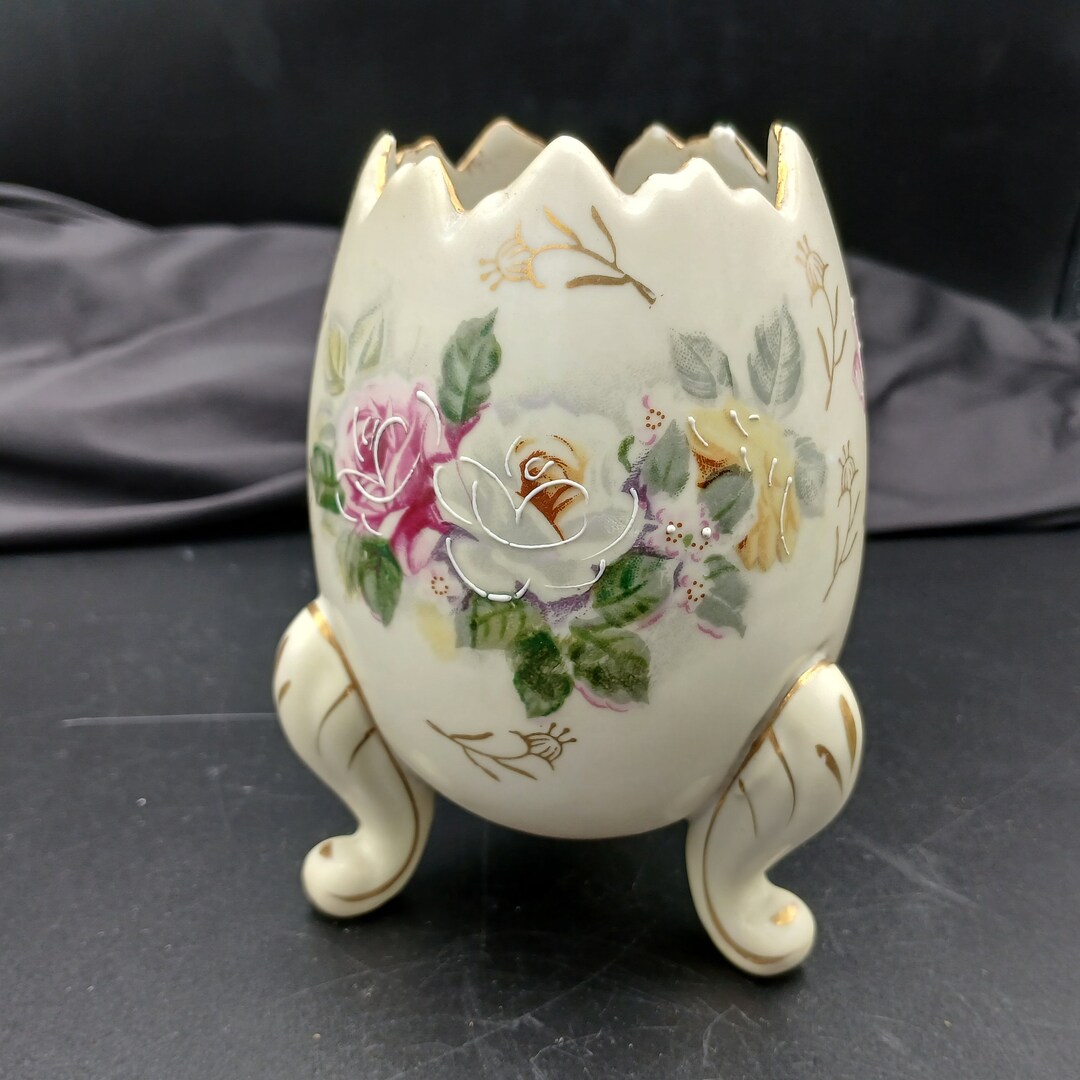 Off-white Inarco Porcelain Egg Vase, Cracked Egg Shape Vase, Victorian ...