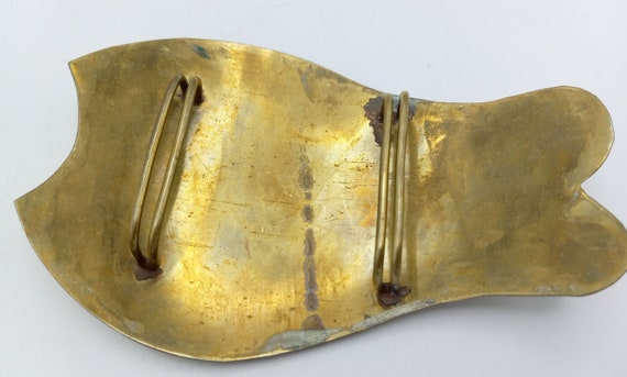 Brass Fish Belt Buckle: Lightweight Curved Design - Gem