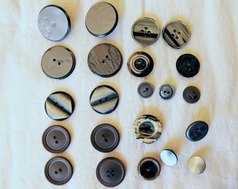 8 Pearlized Marbled Grey & Black Plastic Buttons 22.5mm - Etsy