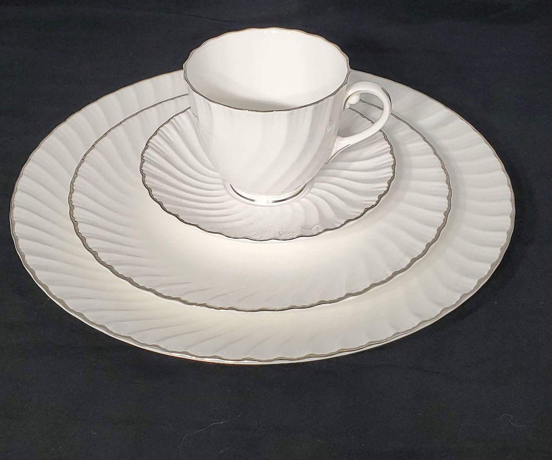 Royal Worcester Fine Bone China, 4 Piece Place Setting Engagement ...