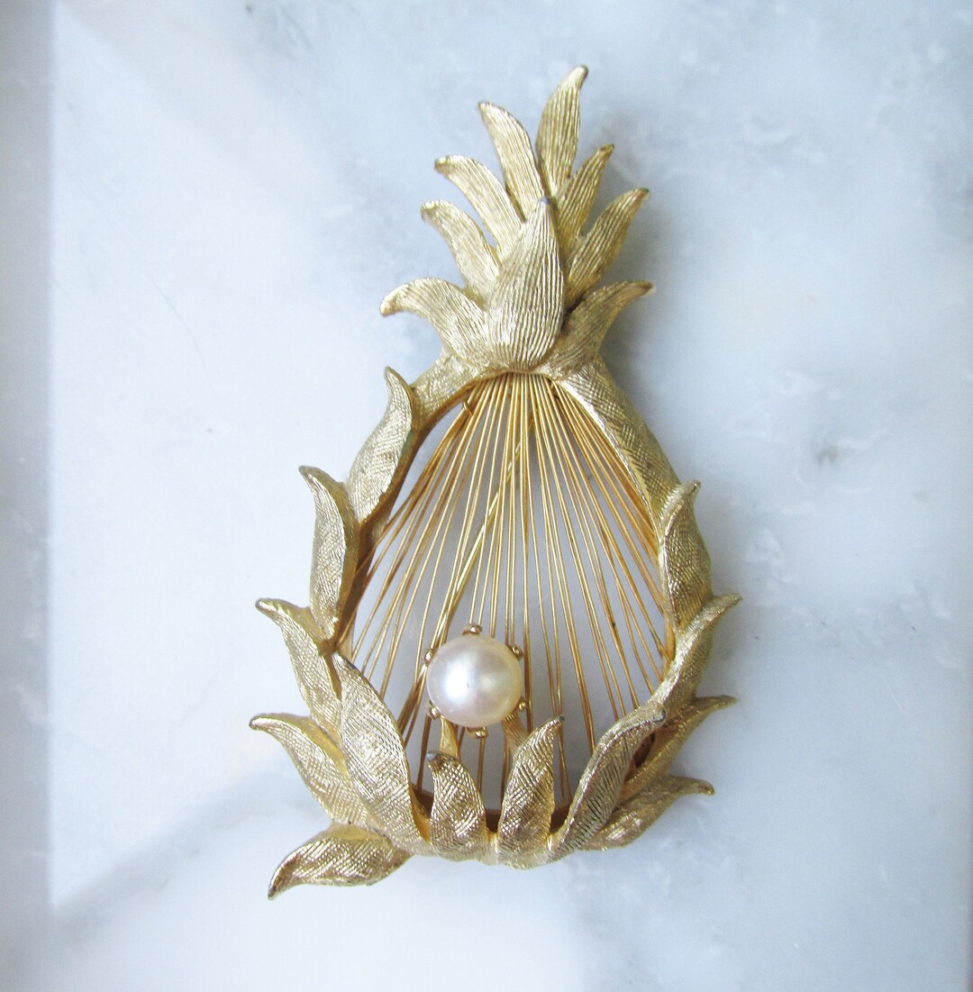 Signed BROOKS Faux Pearl Gold Tone Vintage Pineapple Brooch Pin, FREE ...