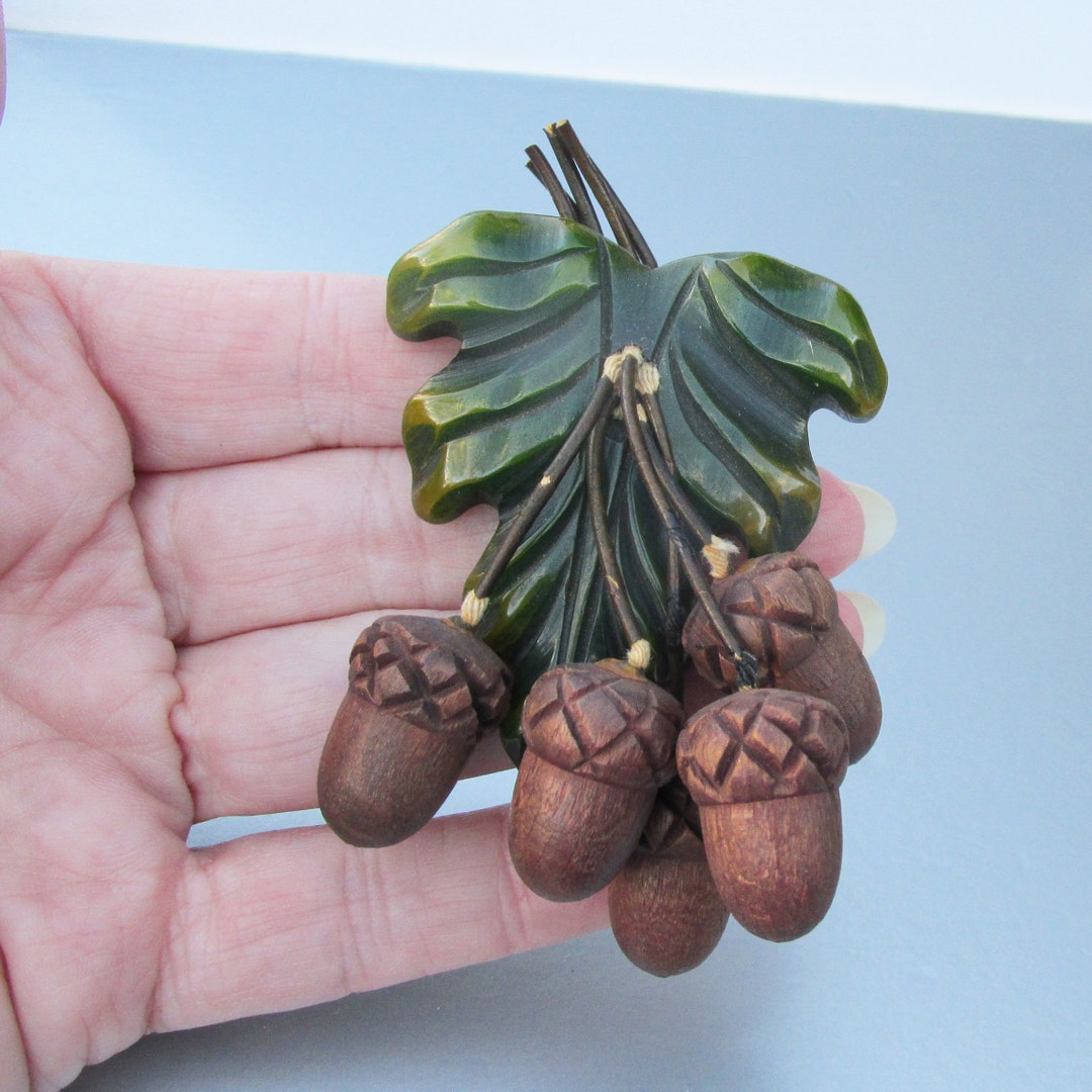 REDUCED 1930s Vintage Bakelite Oak Leaf & 5 Dangle Acorns - Etsy