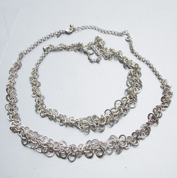 Vintage avon graduated chain - Gem
