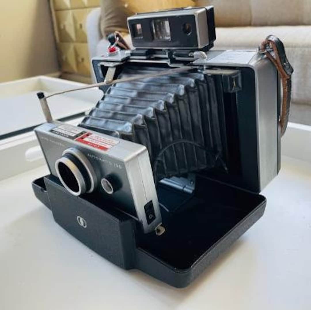 Vintage Polaroid Automatic 100 Land Camera Circa 1960's - Leatherstrap ...