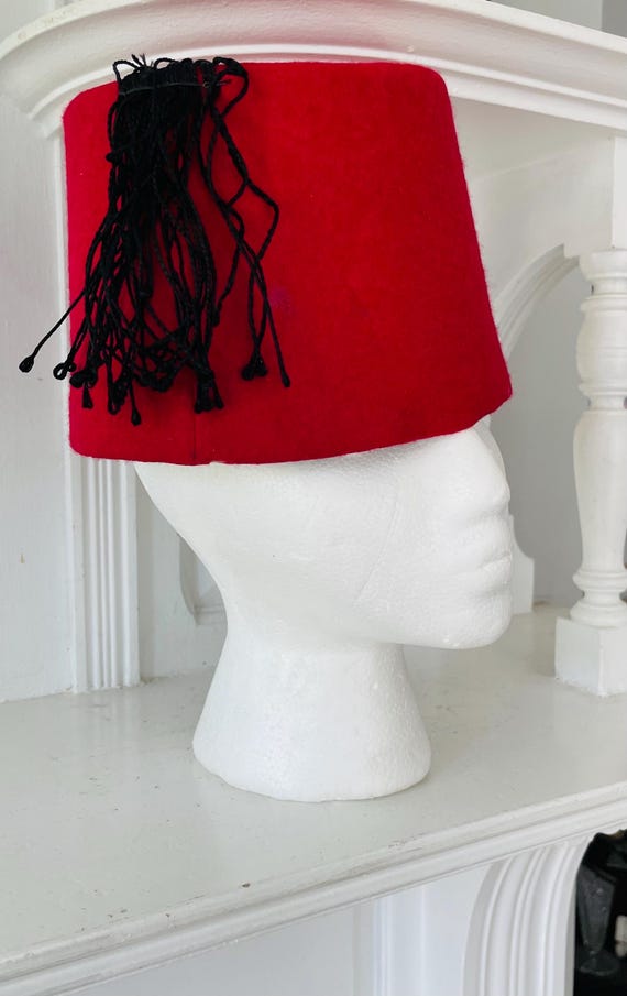 Vintage red fez hat - Gem