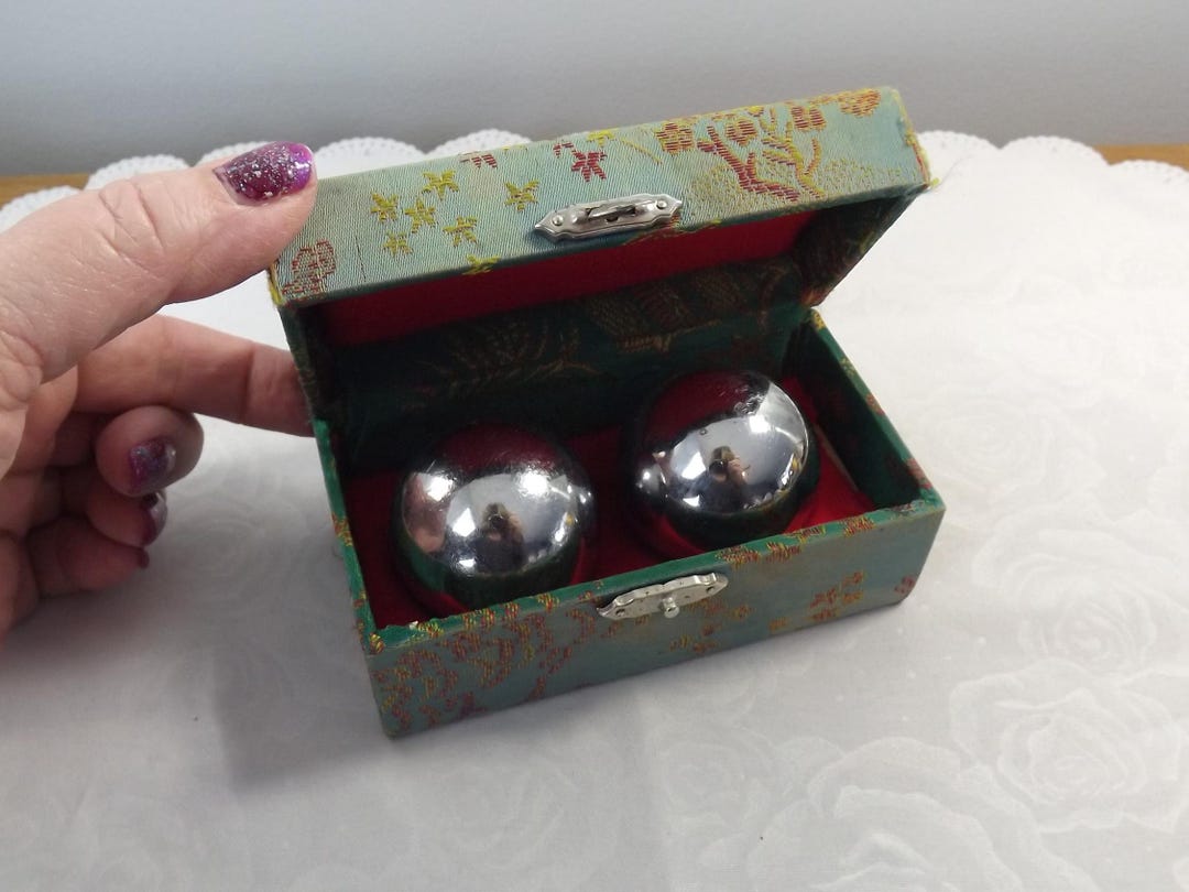 2 Vintage Distressed Tai Chi Baoding Balls, Chinese Medicine Balls for Exercise, Massage ...