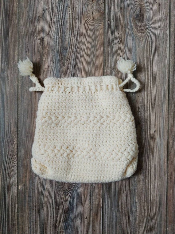 1970s Cream Crochet Drawstring Purse | Vintage 70s Po… - Gem