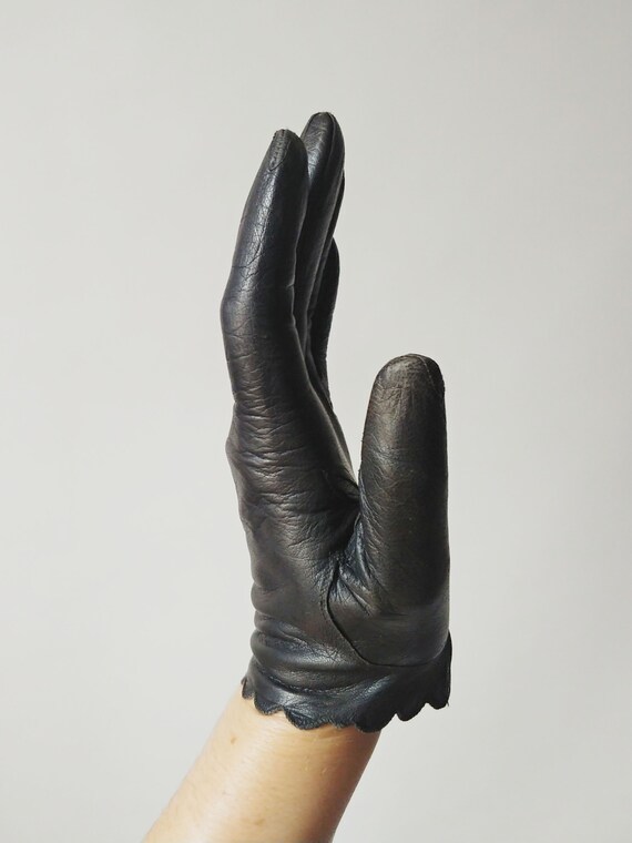 1950s Black Leather Driving Gloves | Vintage 50s Scal… - Gem